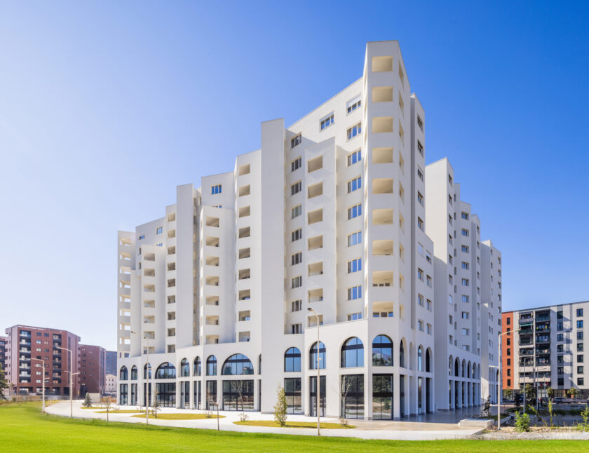 River Residence – Advanced Glazing Solutions By Vakefi 1995
